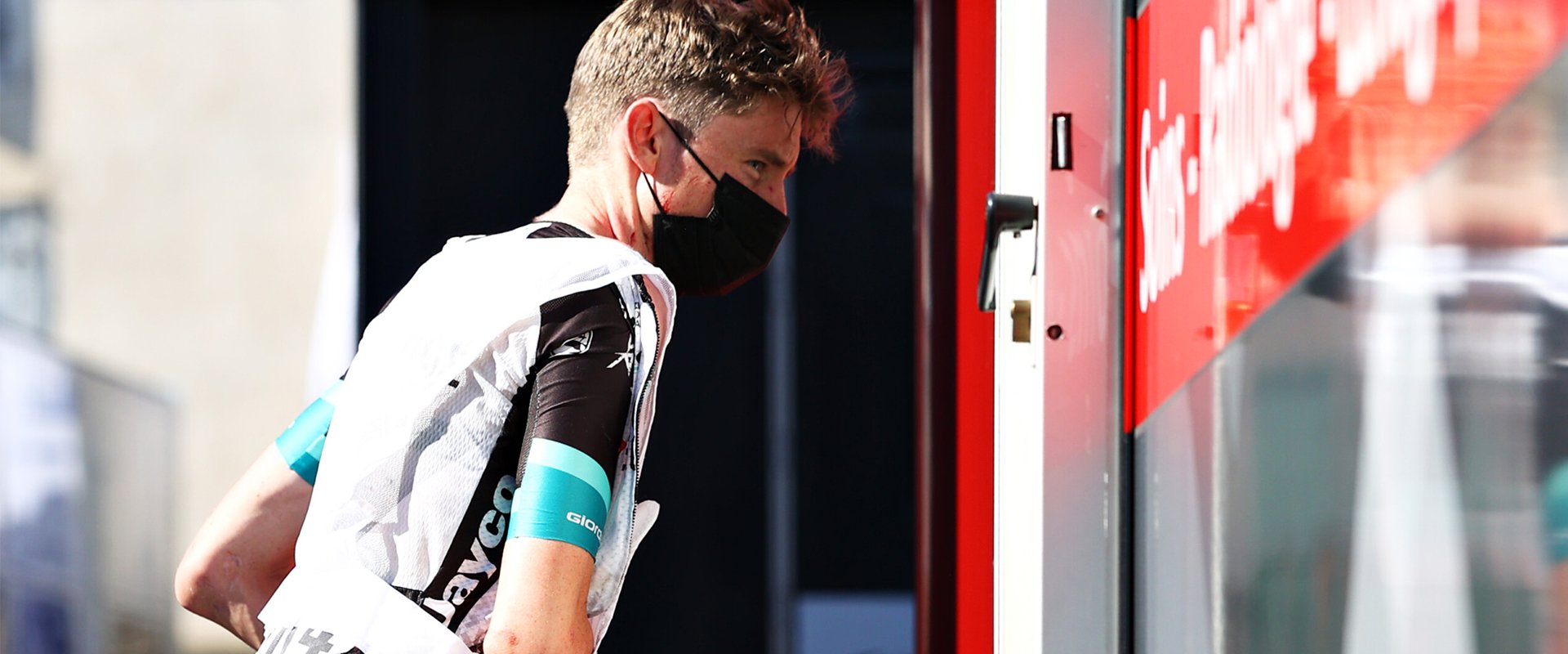 Crash forces Lucas Hamilton to abandon Tour De France | Santos To...